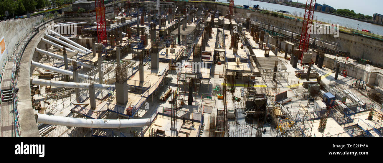 View into ground level of large construction project Stock Photo - Alamy