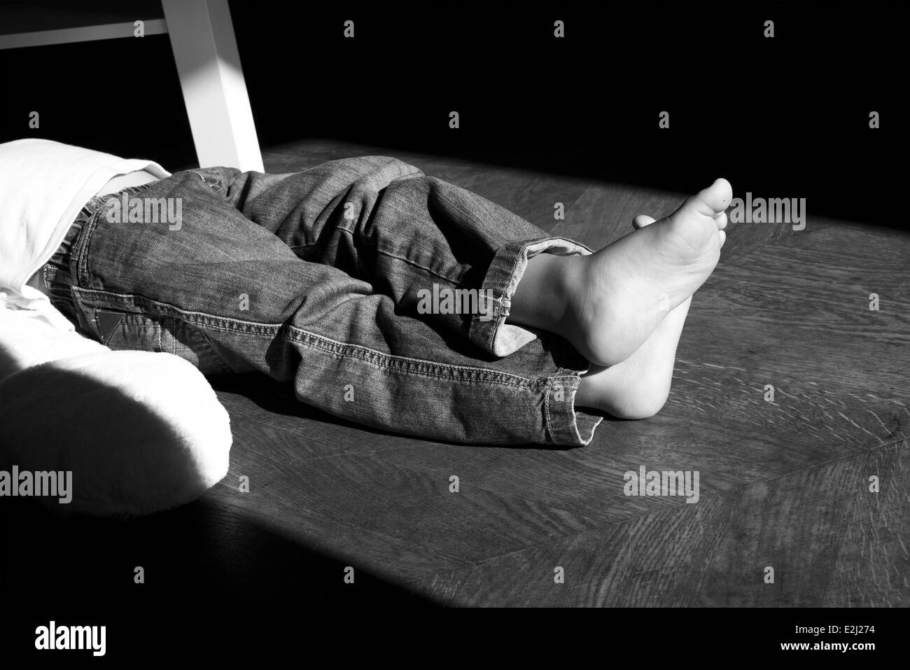 Children Crossed Legs High Resolution Stock Photography and Images - Alamy