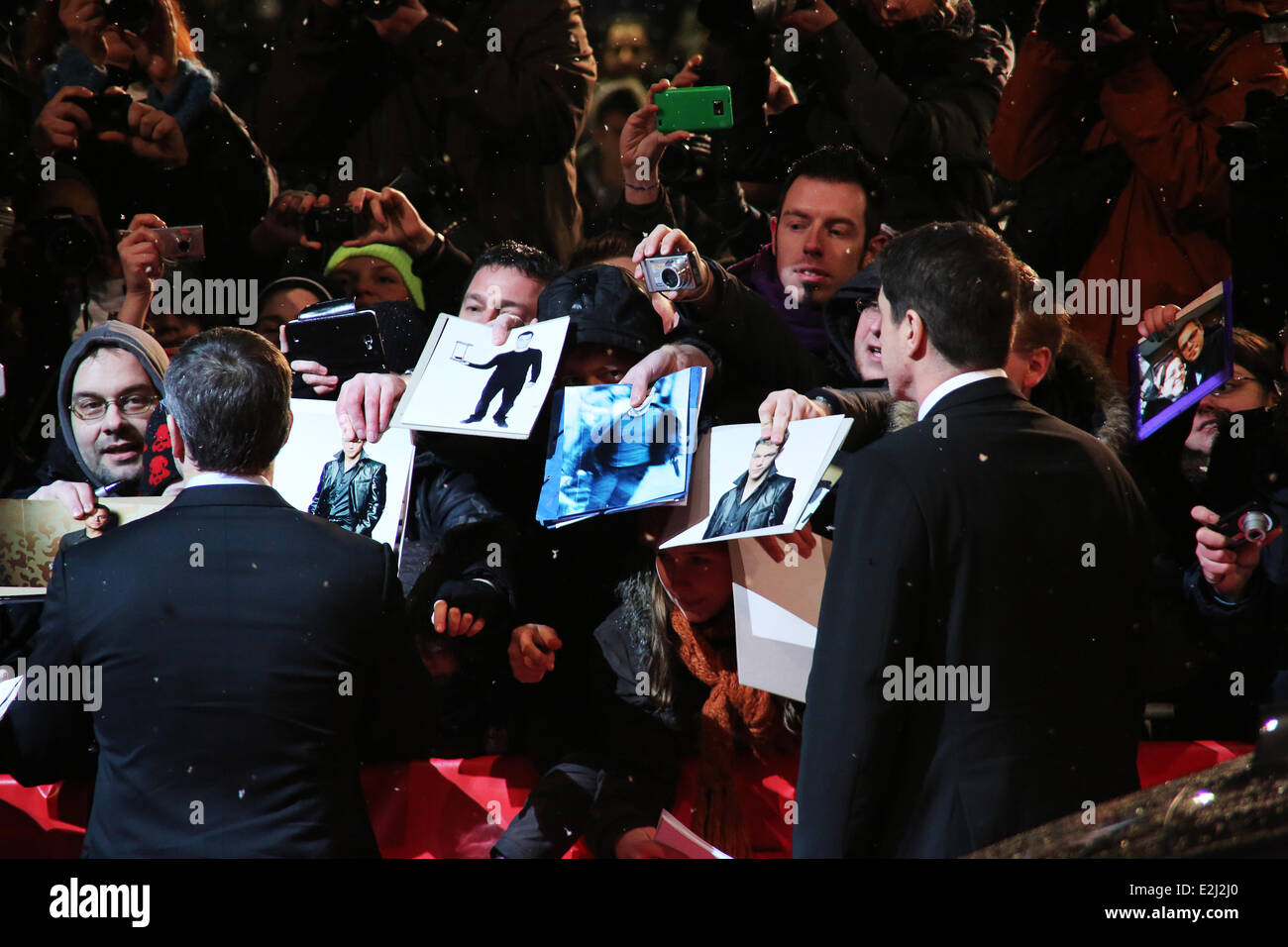 Matt Damon and fans at 63rd Berlin International Film Festival ...