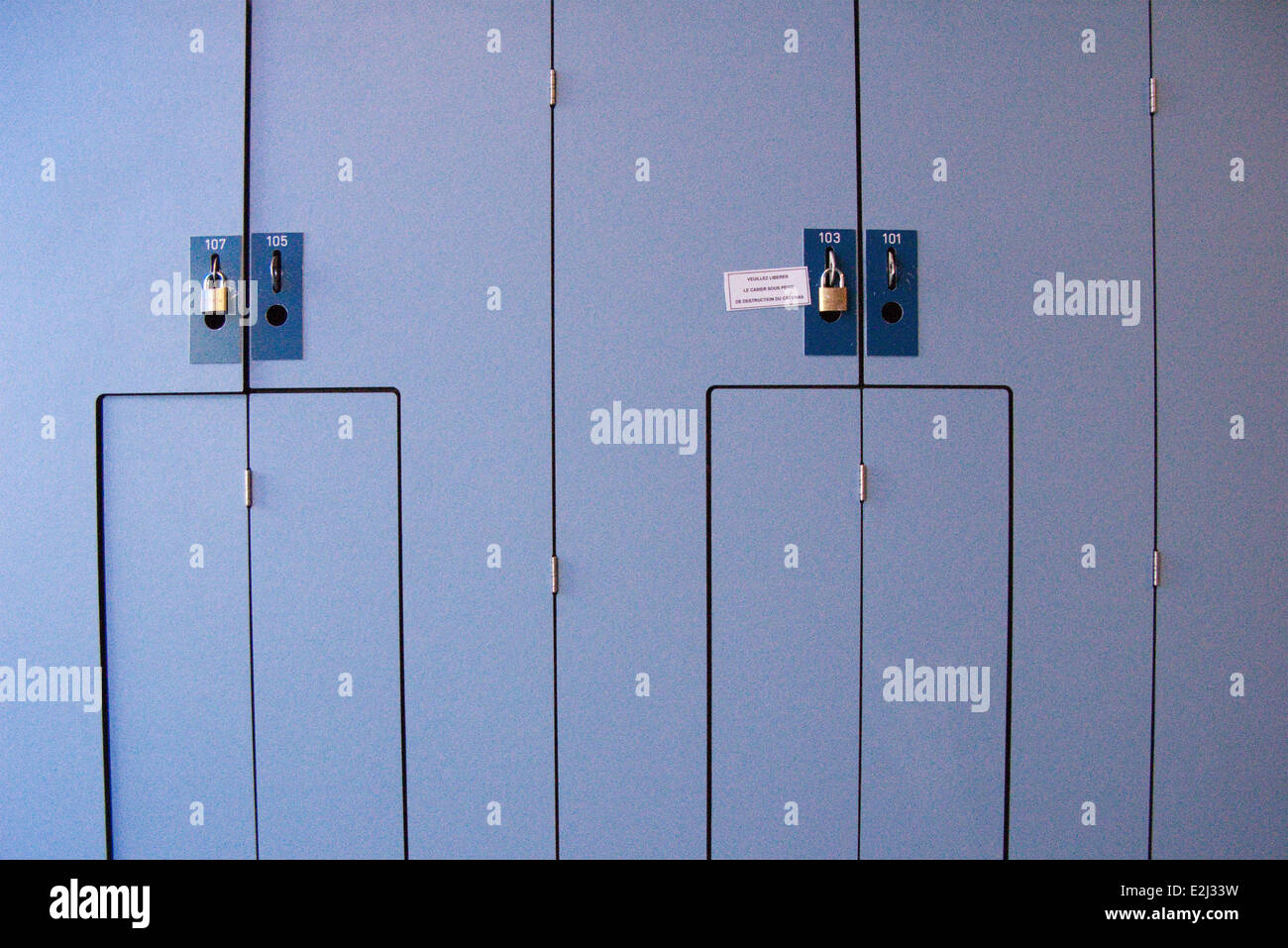 Storage lockers hi-res stock photography and images - Alamy