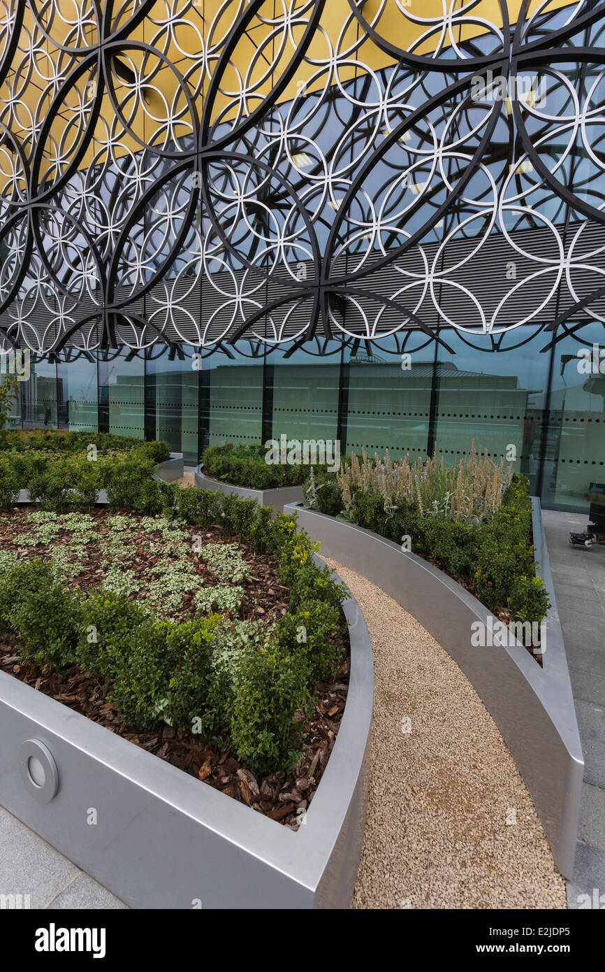 Birmingham library roof garden hi-res stock photography and images - Alamy