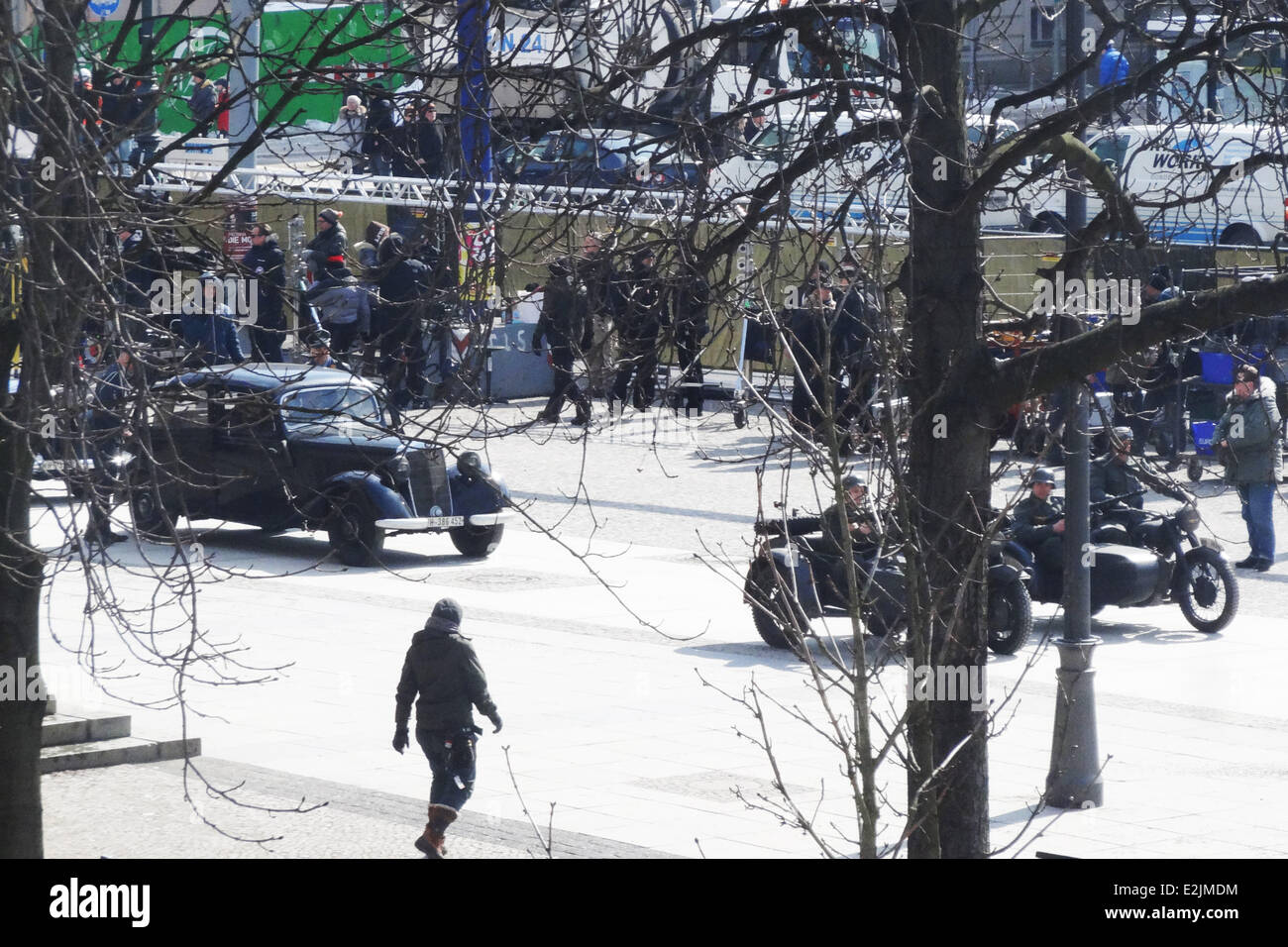 Atmosphere on the set of the movie The Monuments Men at Palais Am ...