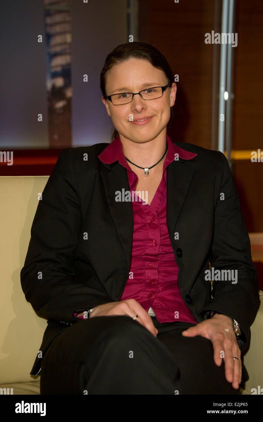 Sabrina Diehl on German ARD TV talkshow 'Menschen bei Maischberger ...