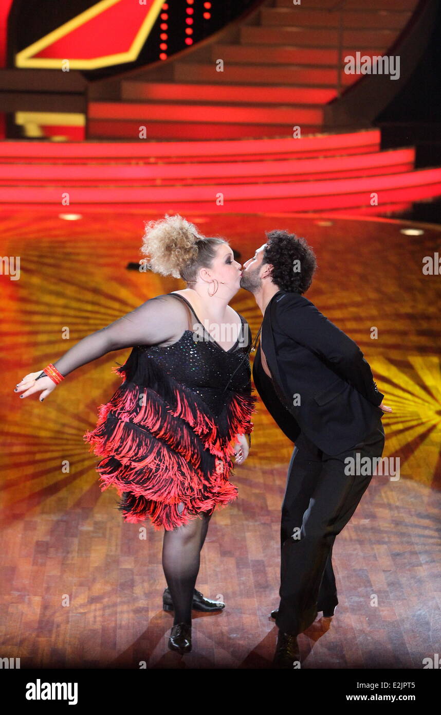 Massimo Sinato, Manuela Wisbeck on German RTL TV show Let's Dance at ...