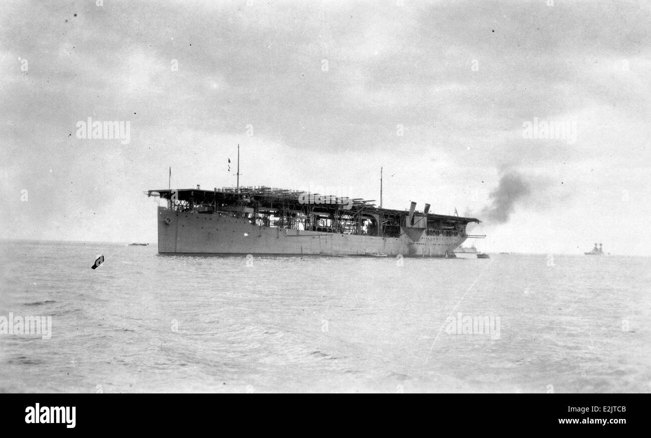 The USS Langley (CV-1), commissioned in 1925, was the first U.S. Navy ...