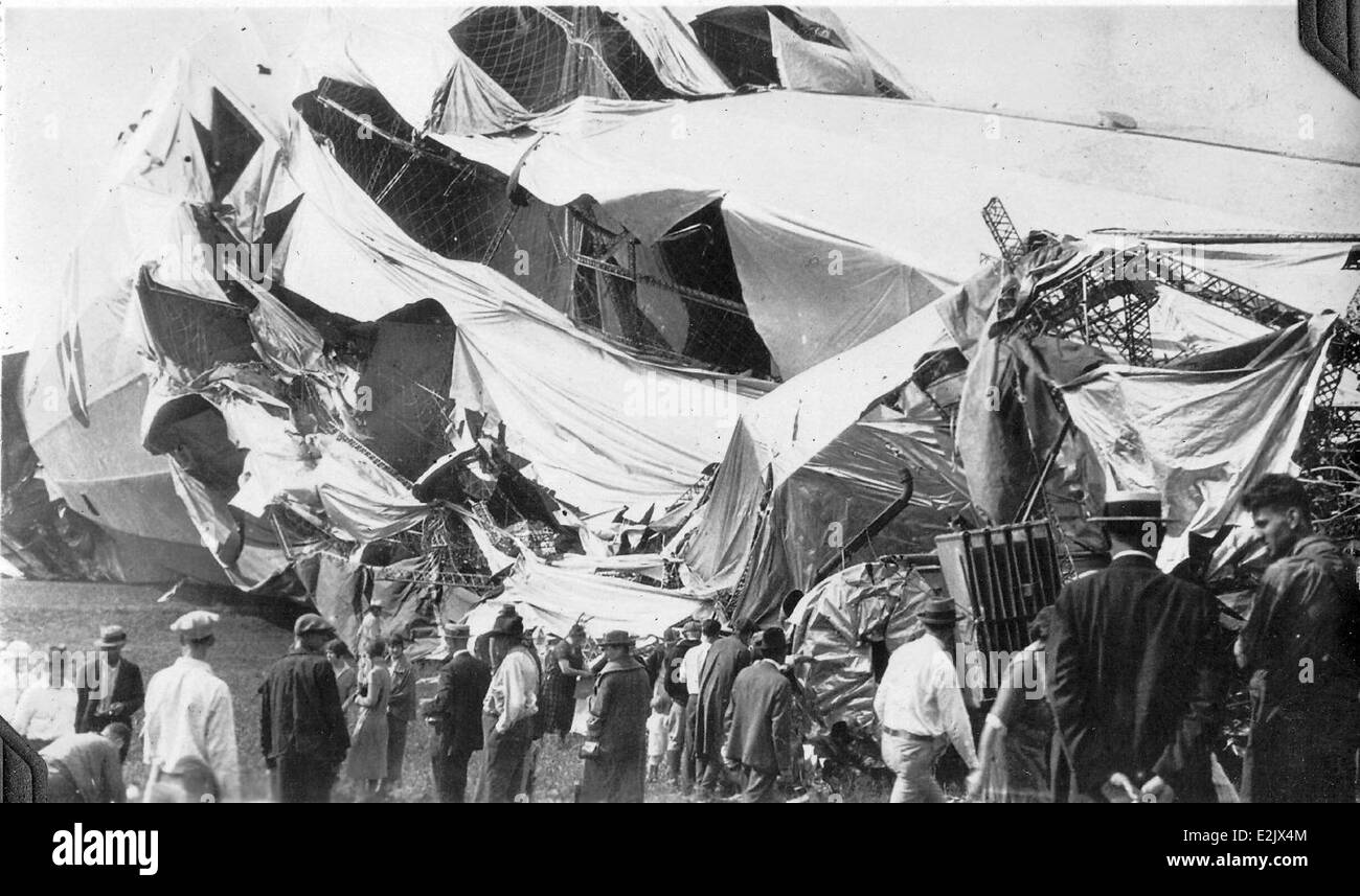 Airship history hi-res stock photography and images - Alamy