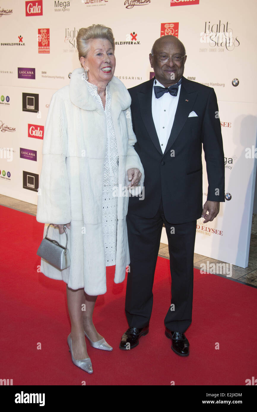 Else Schnabel, Ian Karan at Light & Stars charity dinner show of ...