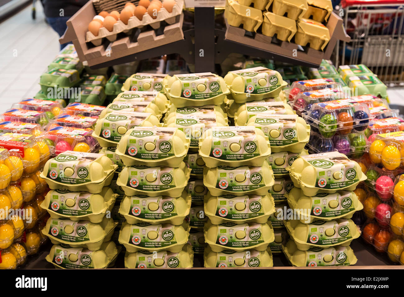 Shelf with food in a supermarket. Bio, eggs Stock Photo - Alamy