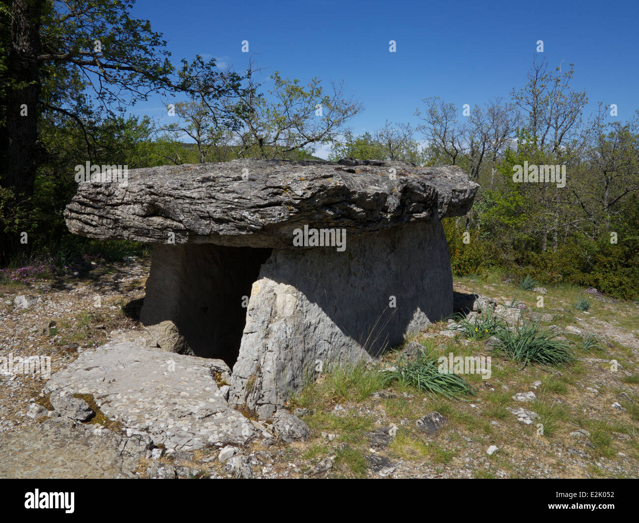 Neolithic grave hi-res stock photography and images - Alamy