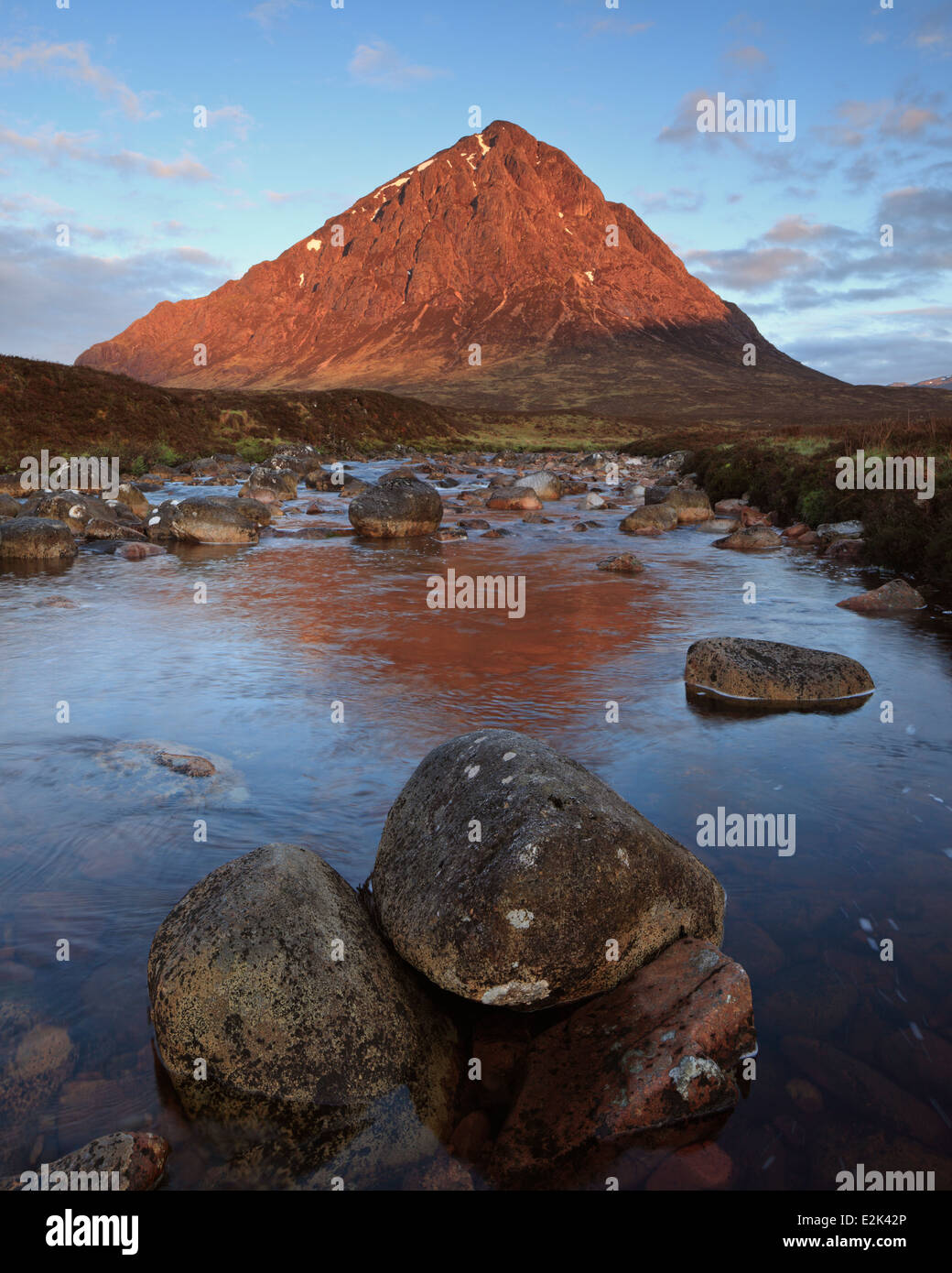 Alpenglow on Stob Dearg in the Highlands of Scotland Stock Photo - Alamy
