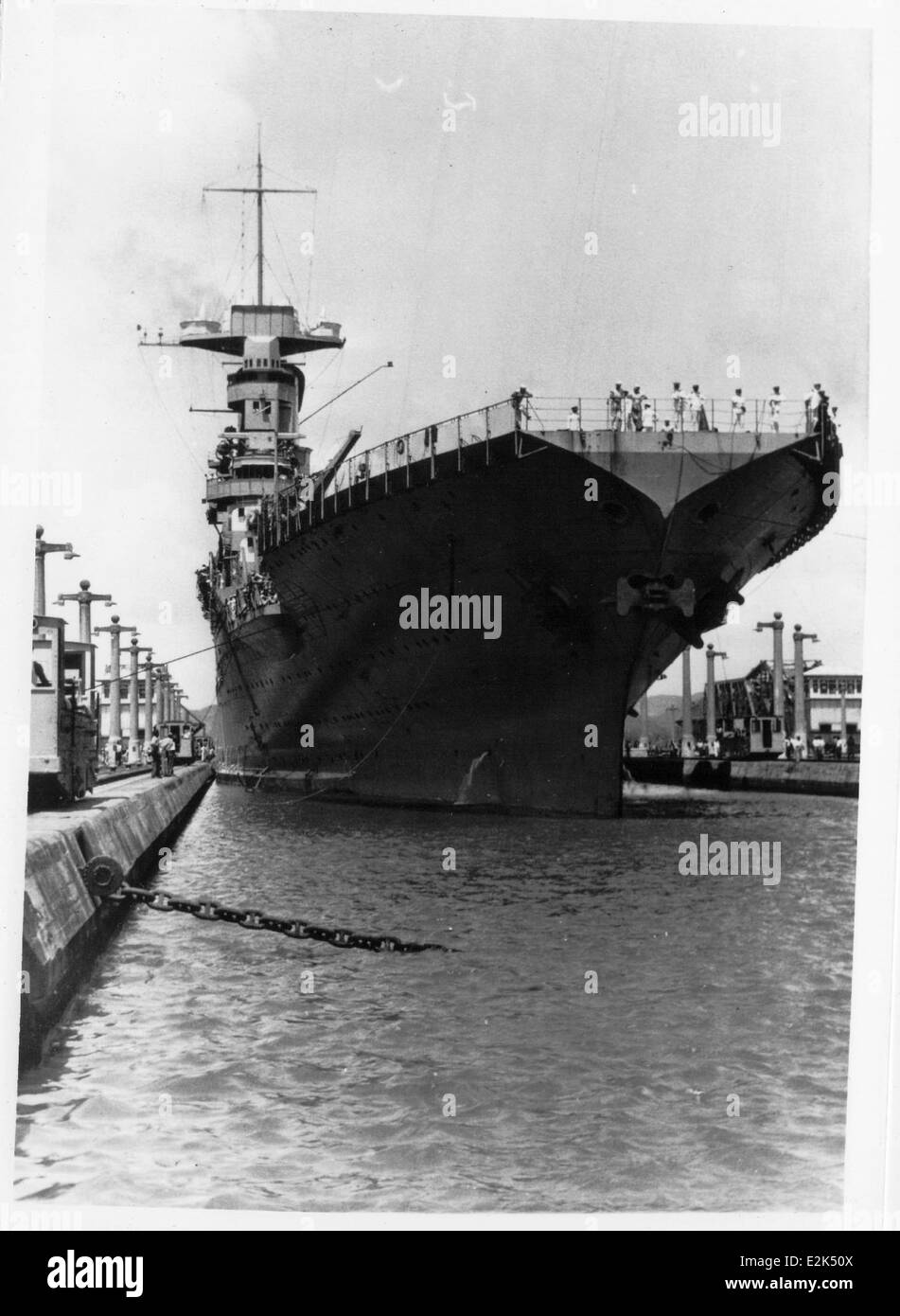 Cv saratoga aircraft carrier Black and White Stock Photos & Images - Alamy