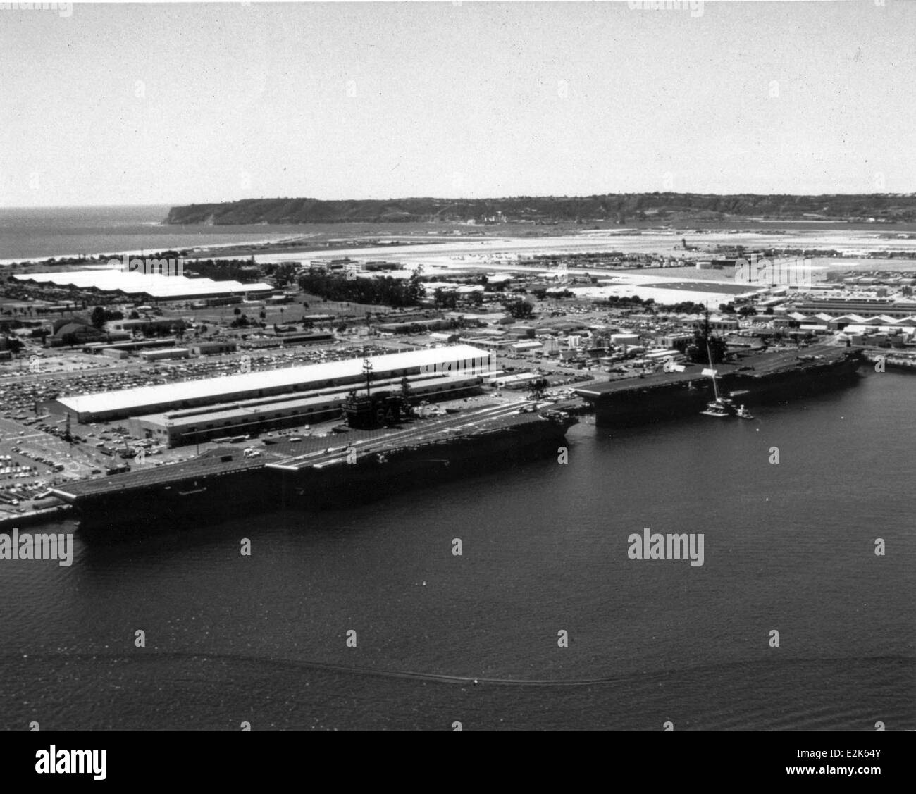Uss constellation cv 64 hi-res stock photography and images - Alamy
