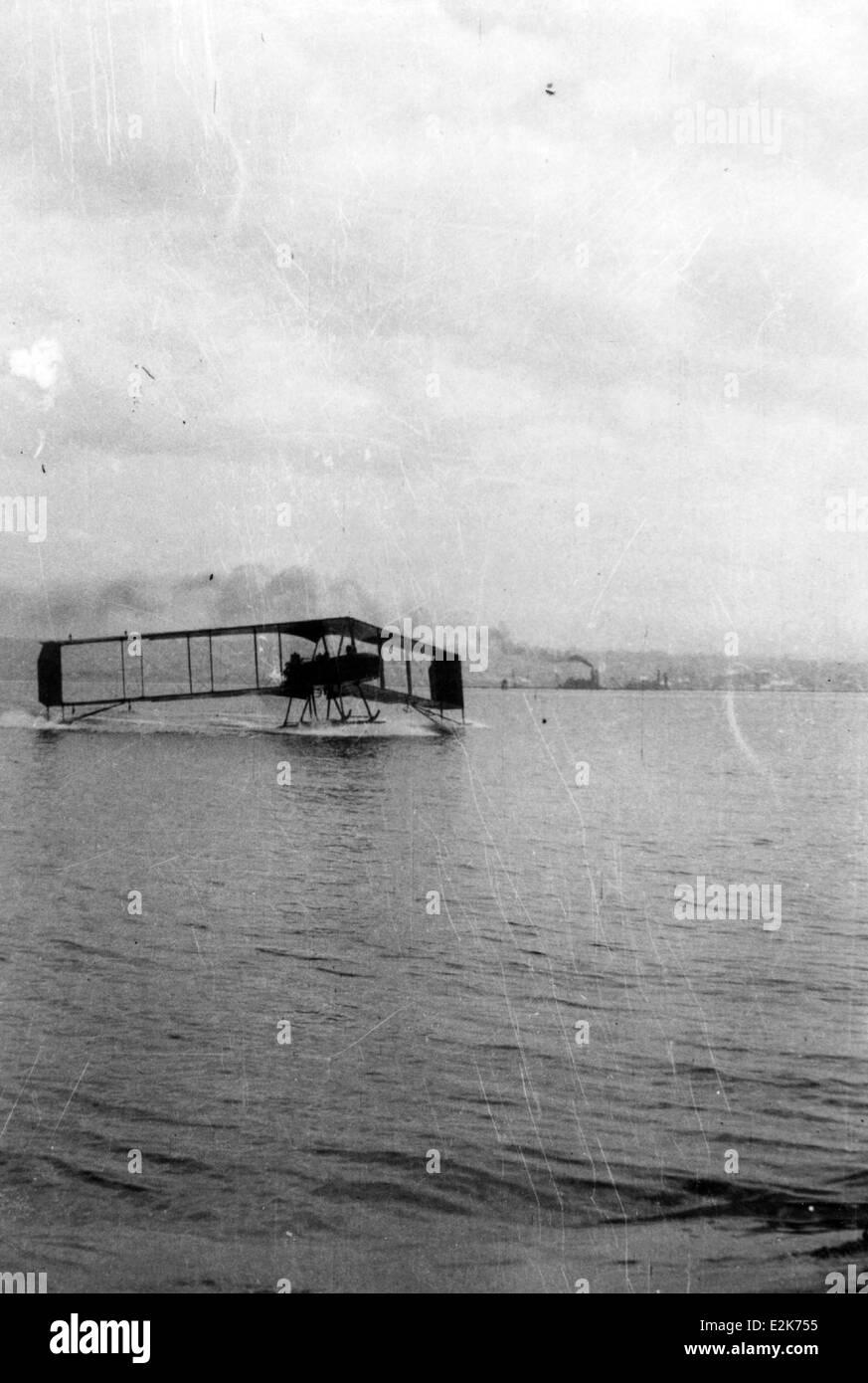 The Burgess-Dunne Hydro, built in 1915, was an early amphibious ...