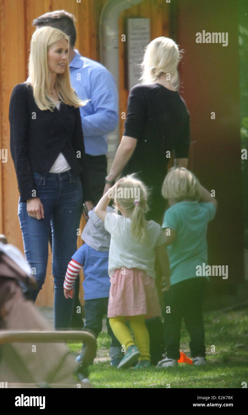 Claudia schiffer visiting sister ann carolin hi-res stock photography ...