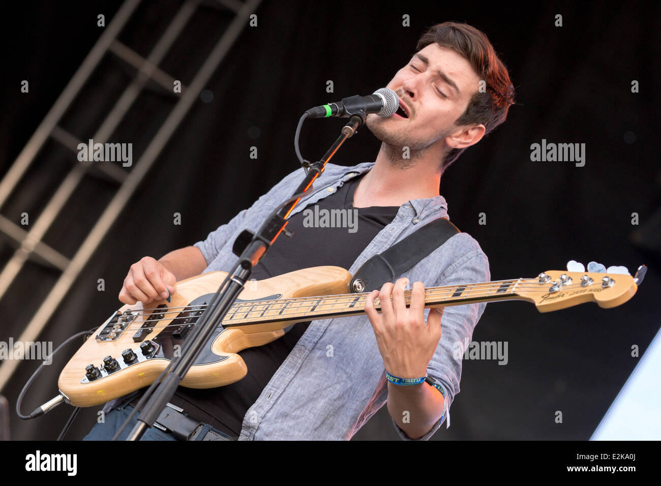 Dover, Delaware, USA. 19th June, 2014. Bassist JASON BOLAND of the band ...