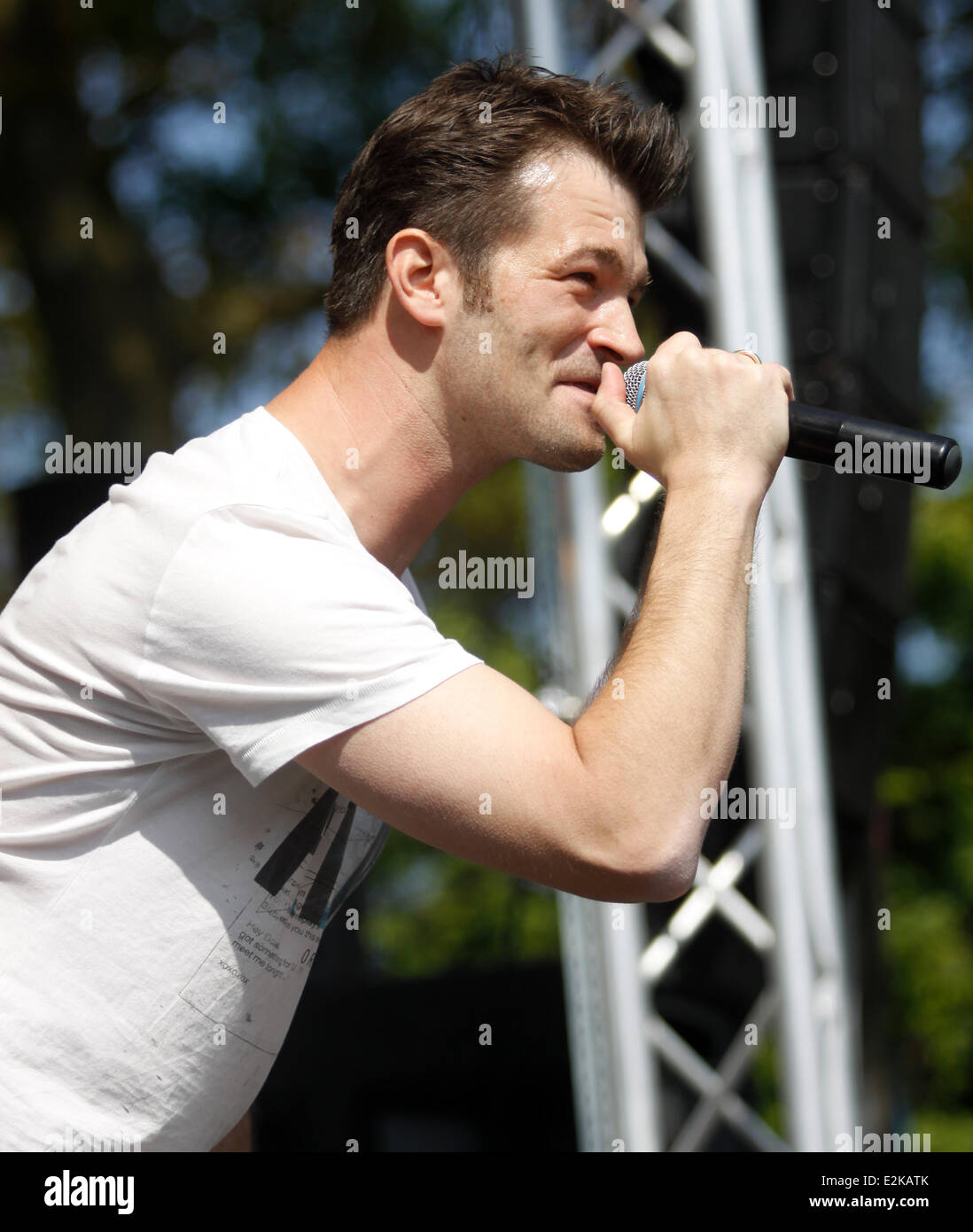 Achim Petry performing live at the Ranchfest 2013 of Michael Wendler ...