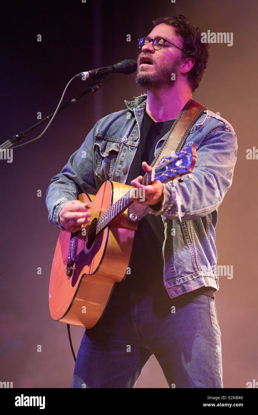 Dover, Delaware, USA. 19th June, 2014. Musician AMOS LEE performs live ...