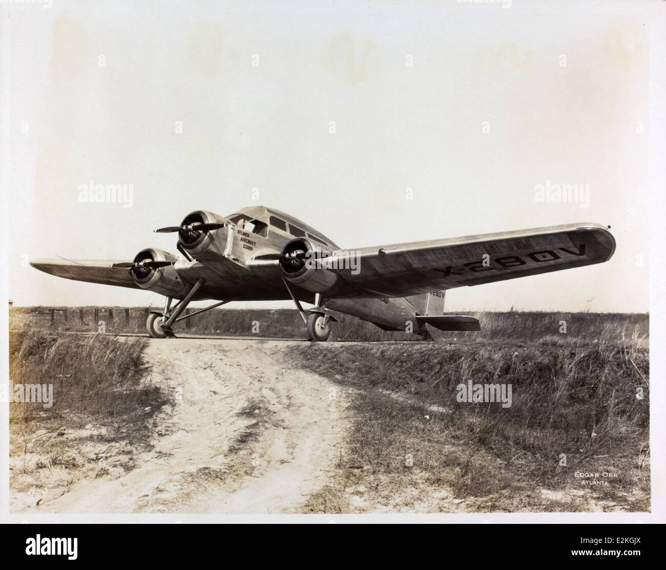 The Prudden Album features images of early American aircraft, including ...