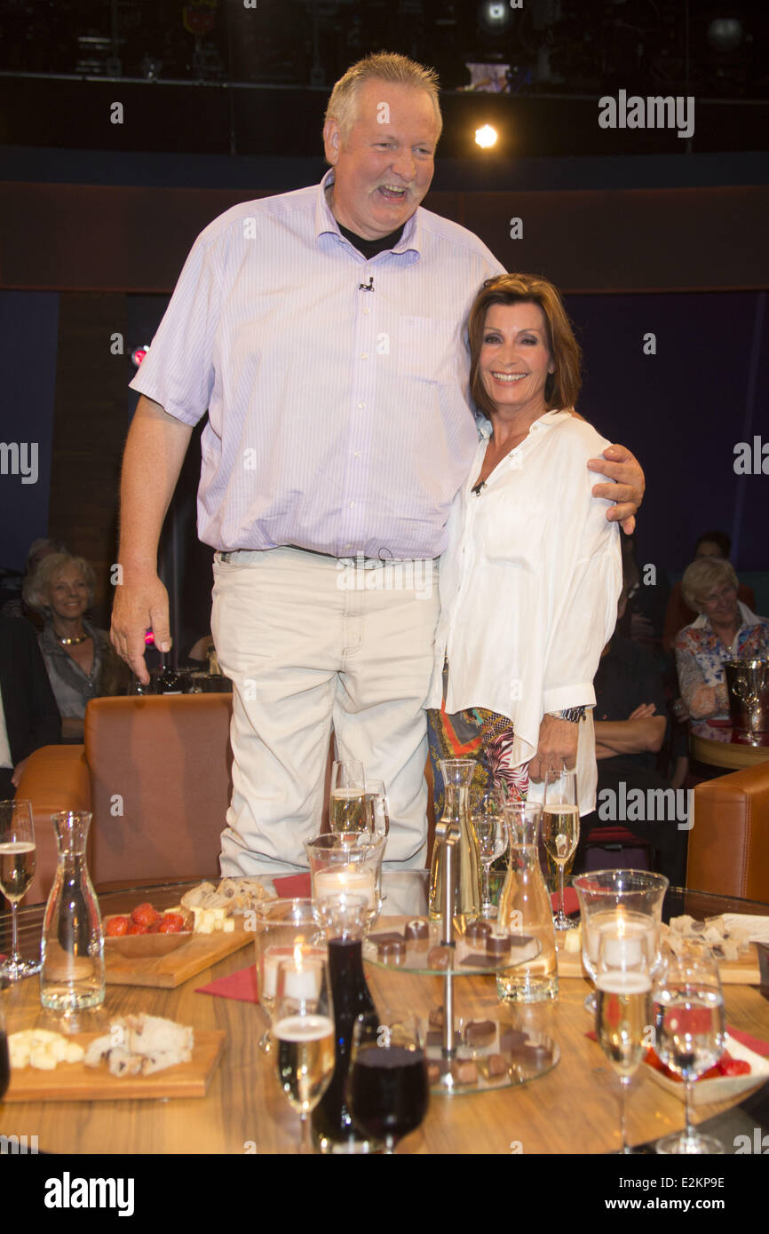 Tamme Hanken, Susanne Uhlen on German ZDF TV talkshow Markus Lanz ...