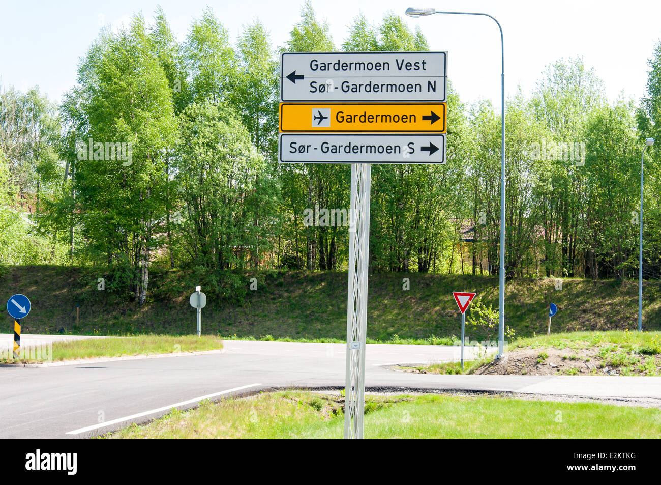 Norwegian road sign hi-res stock photography and images - Alamy