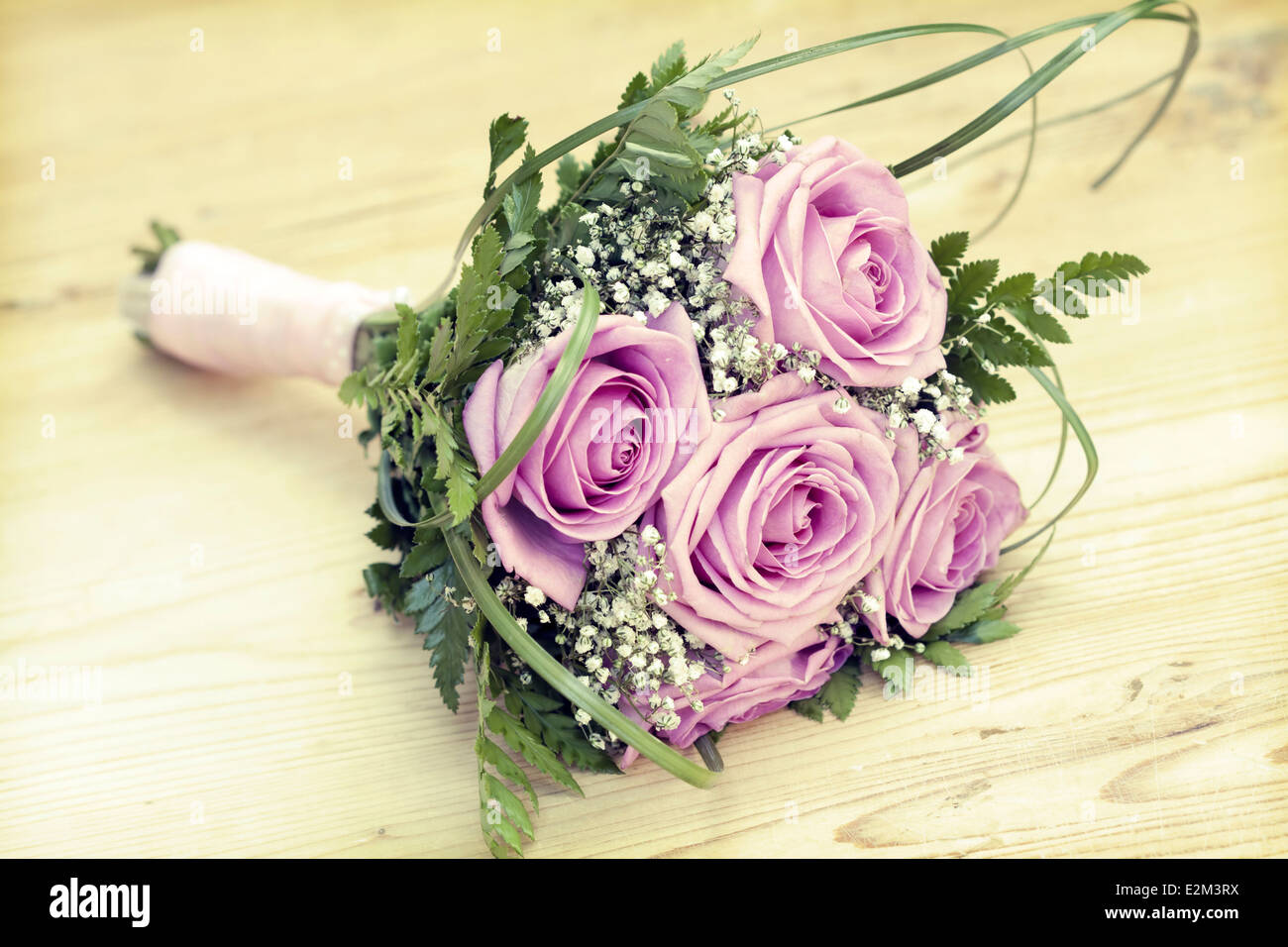 Wedding bouquet of pink roses Stock Photo - Alamy