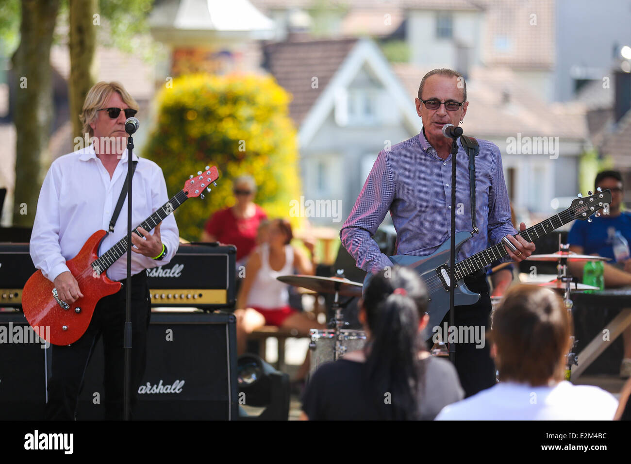 Status quo band group hi-res stock photography and images - Alamy