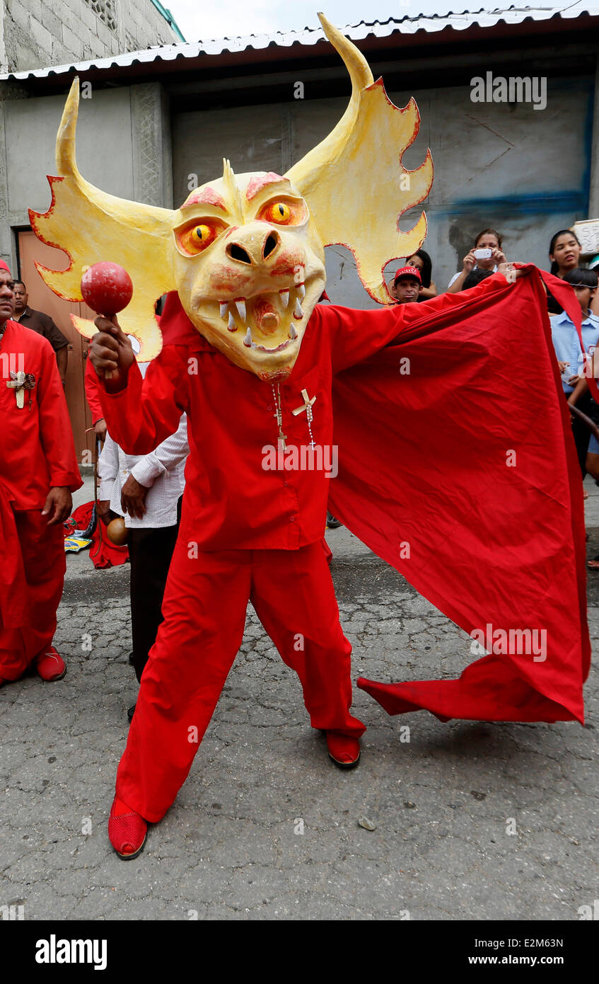 San Francisco de Yare, Miranda, Venezuela. 18th June, 2014. Residents ...