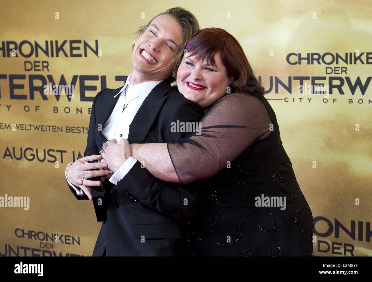 Cassandra Clare And Jamie Campbell Bower At Chroniken Der Unterwelten