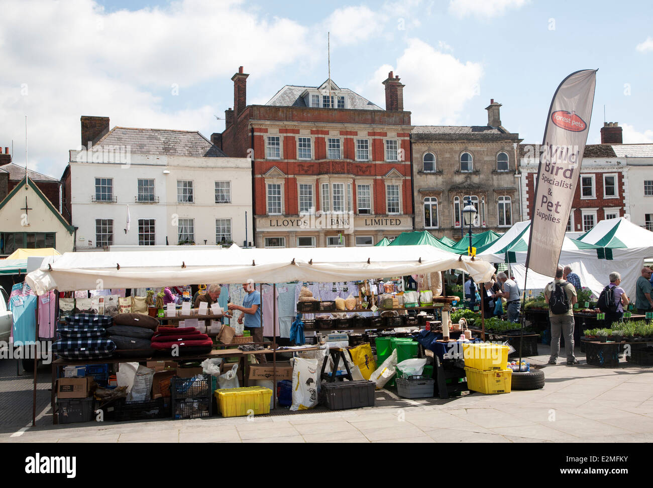 Buildings in market place devizes hi-res stock photography and images ...