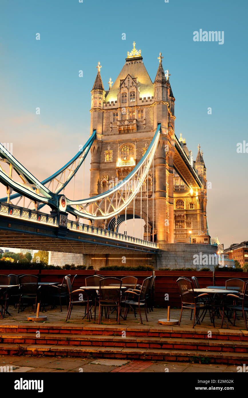Dusk in london hi-res stock photography and images - Alamy