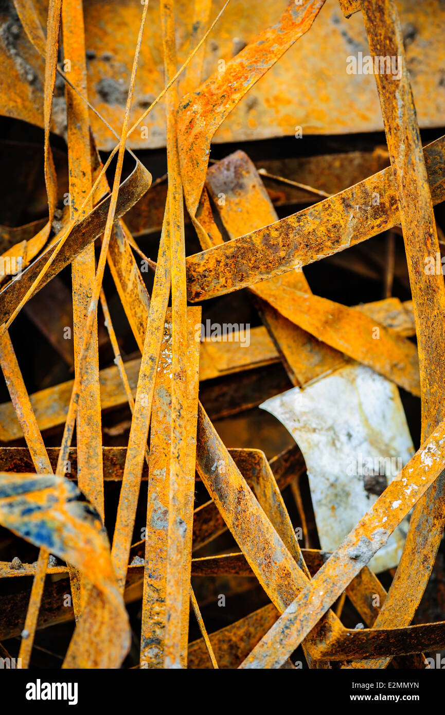 heap of rusty metal-scrap Stock Photo - Alamy