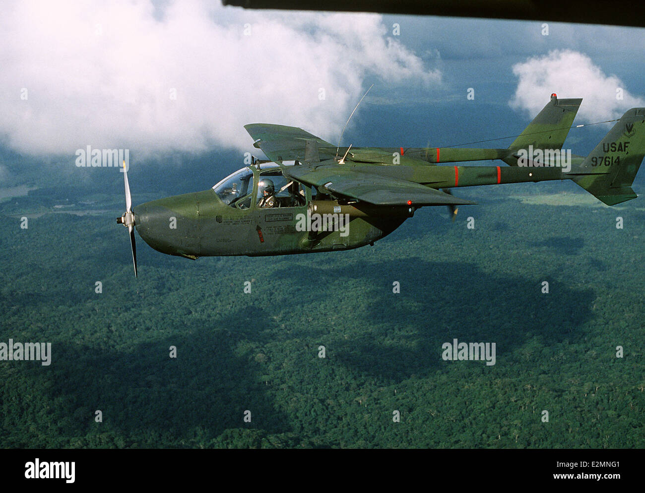 Skymaster hi-res stock photography and images - Alamy