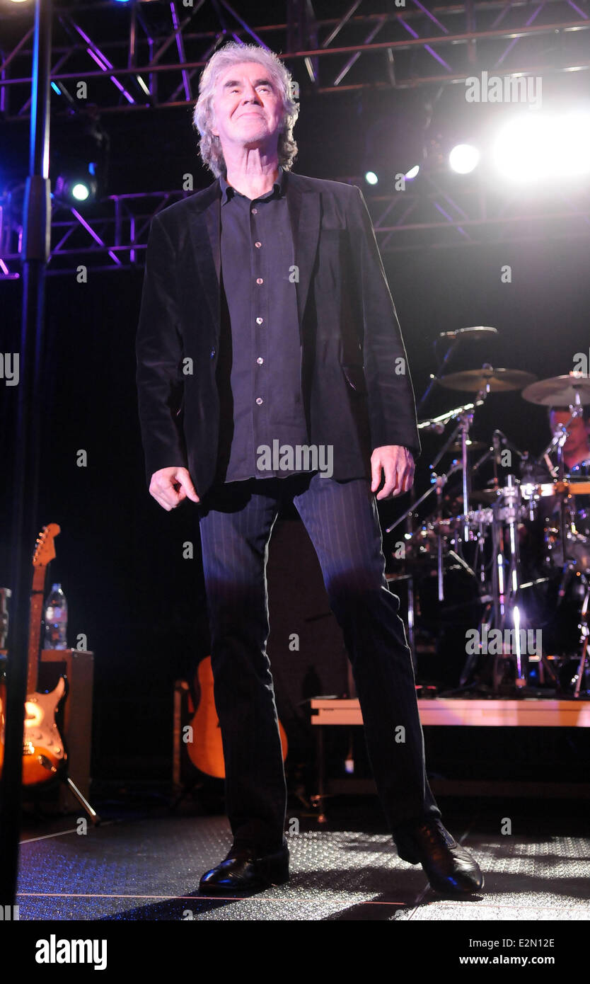 Three dog night, danny hutton hi-res stock photography and images - Alamy