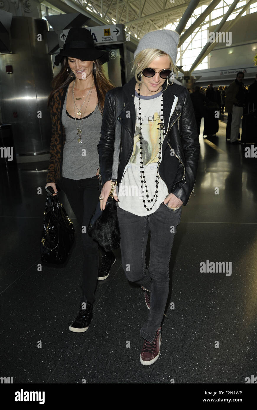 Ashlee Simpson arrives at John F. Kennedy International Airport (JFK ...