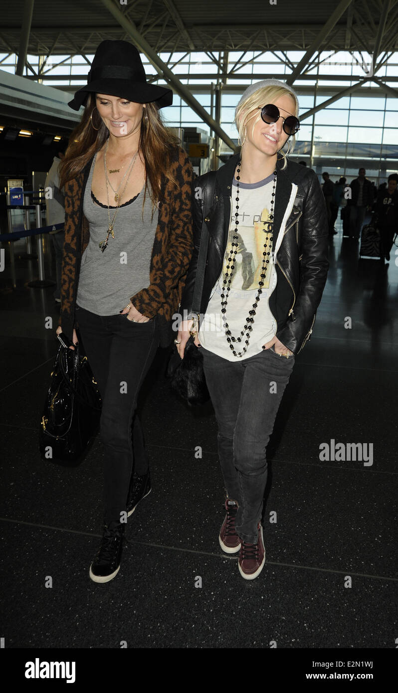 Ashlee Simpson arrives at John F. Kennedy International Airport (JFK ...