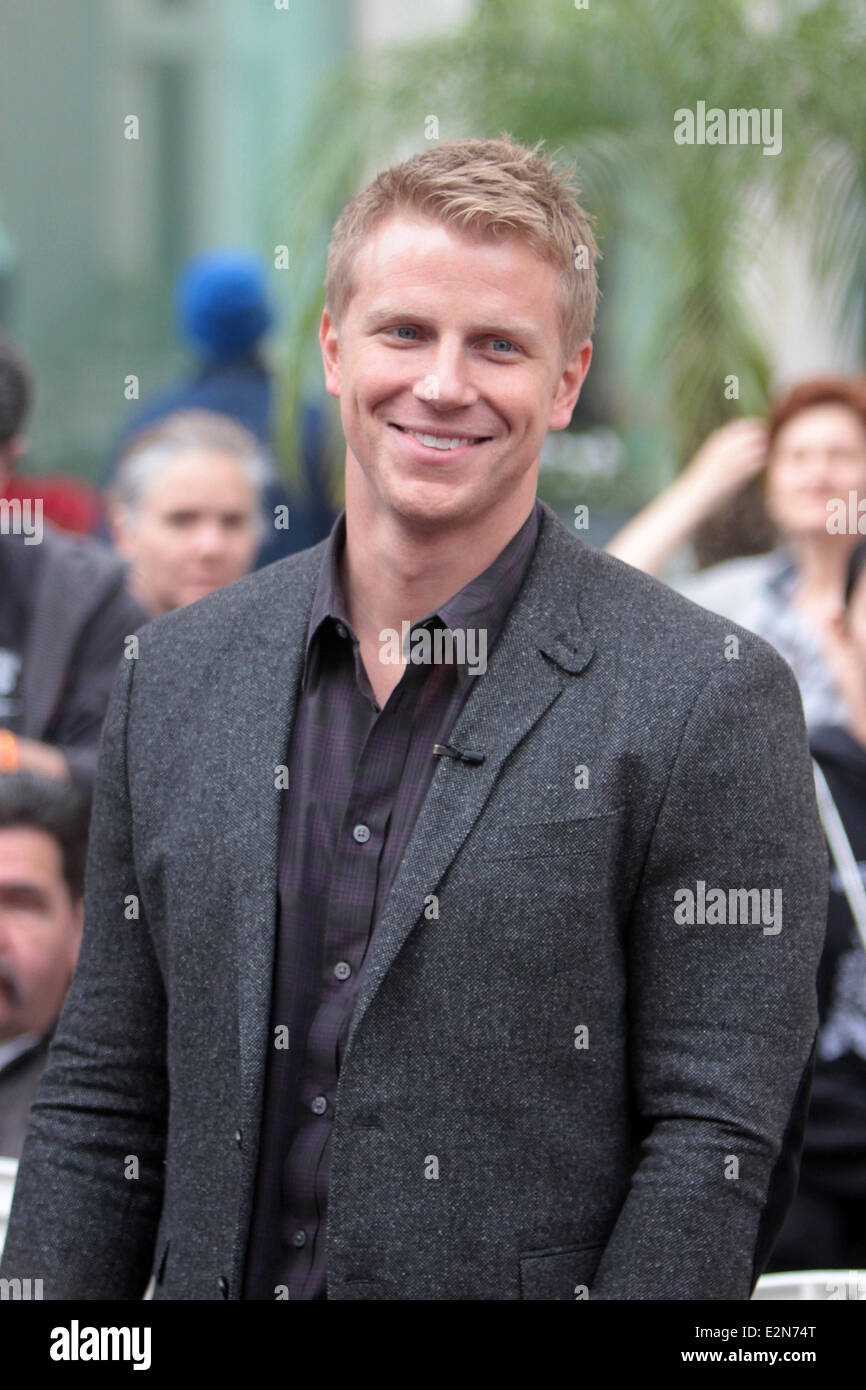 The Bachelor Star Sean Lowe At The Grove To Appear On Entertainment News Show Extra