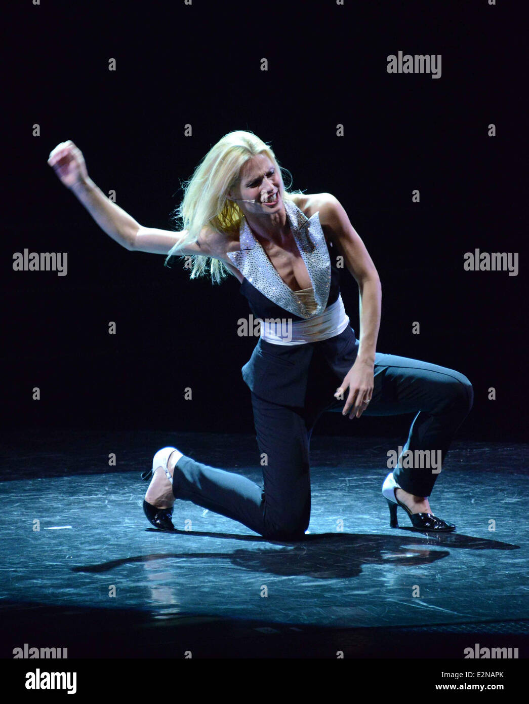 Michelle Hunziker stars in 'Mi scappa da ridere' Featuring: Michelle ...