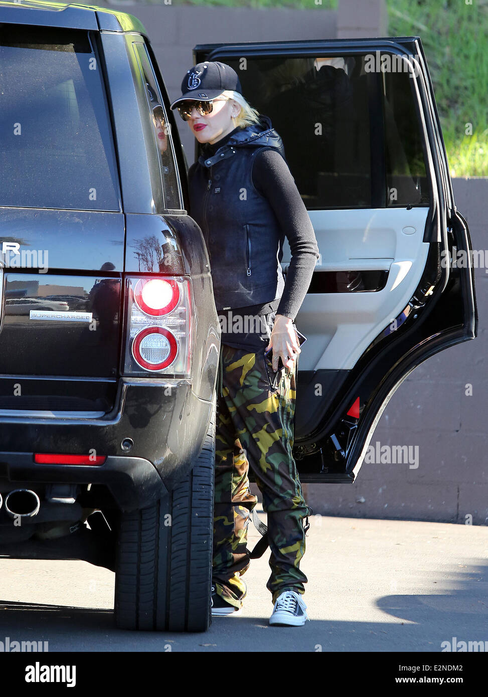 Gwen Stefani and husband Gavin Rossdale take their two sons to Stout ...