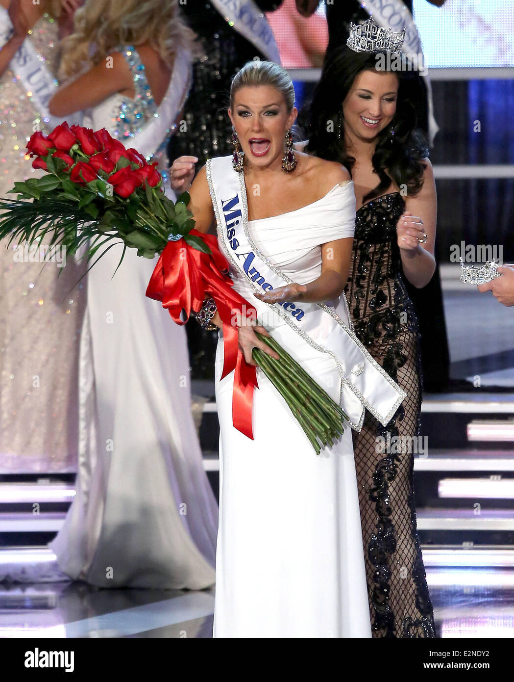 Miss New York Mallory Hagan is crowned the 2013 Miss America at PH Live ...