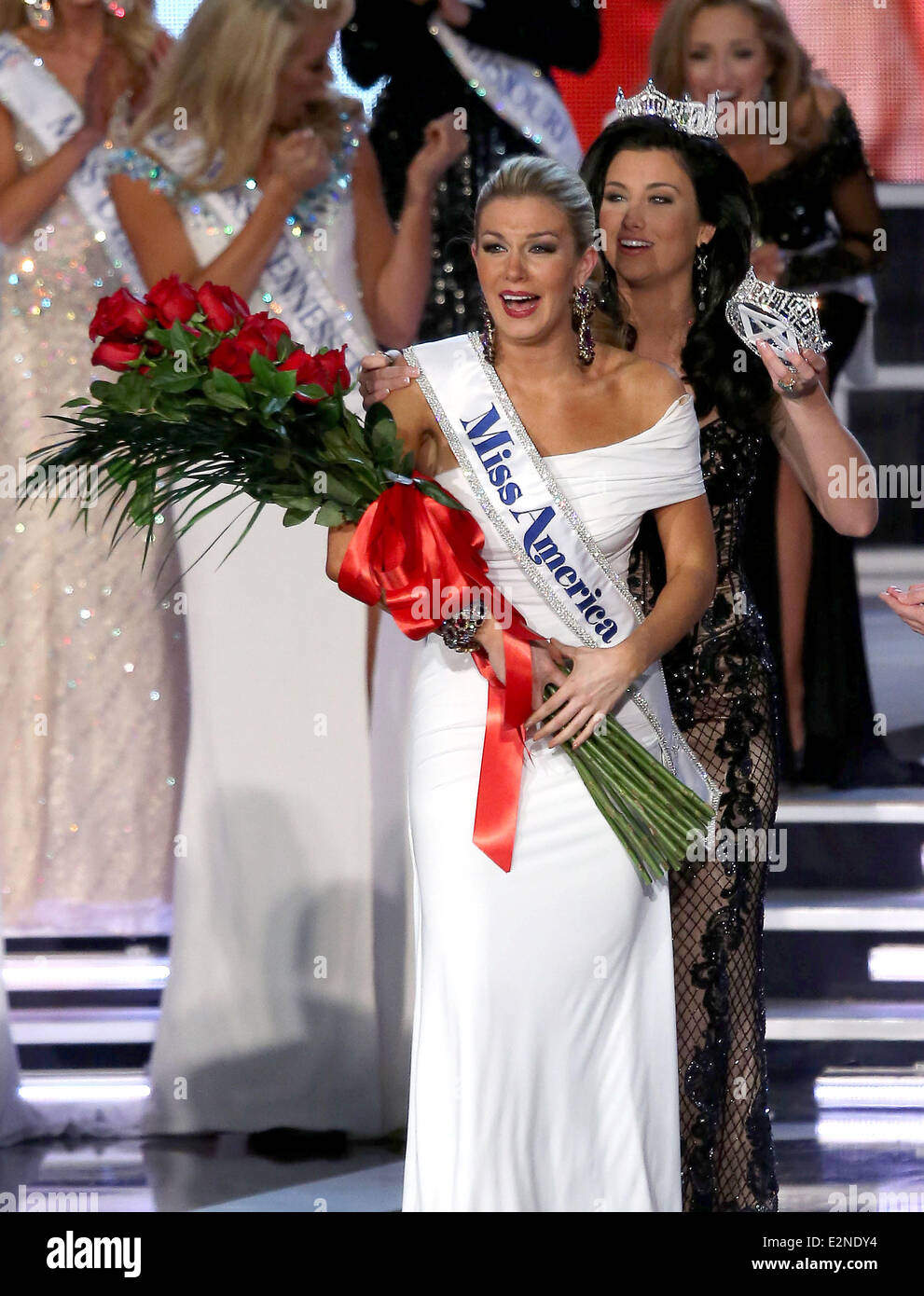Miss New York Mallory Hagan is crowned the 2013 Miss America at PH Live ...
