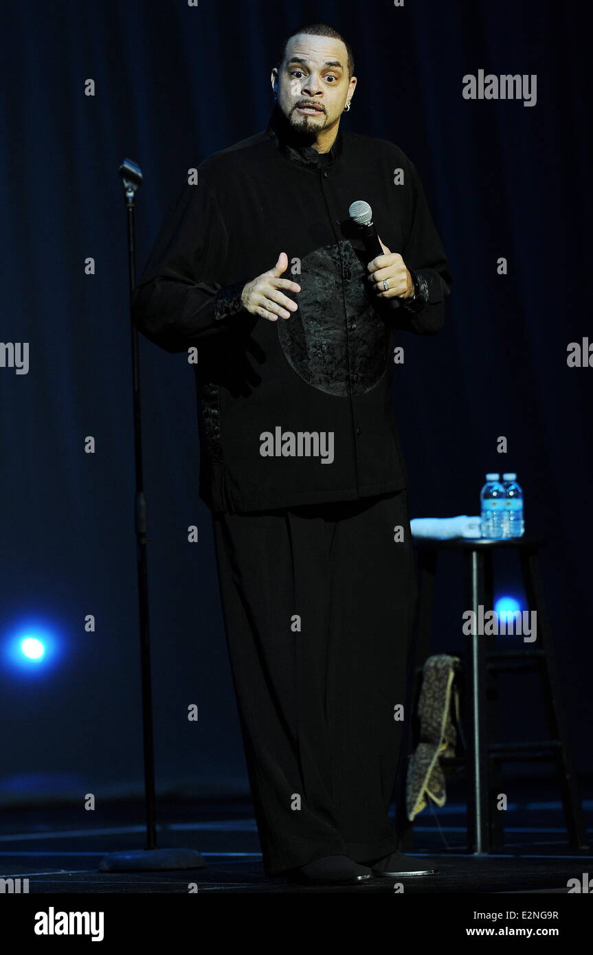 Comedian david adkins aka sinbad hi-res stock photography and images ...