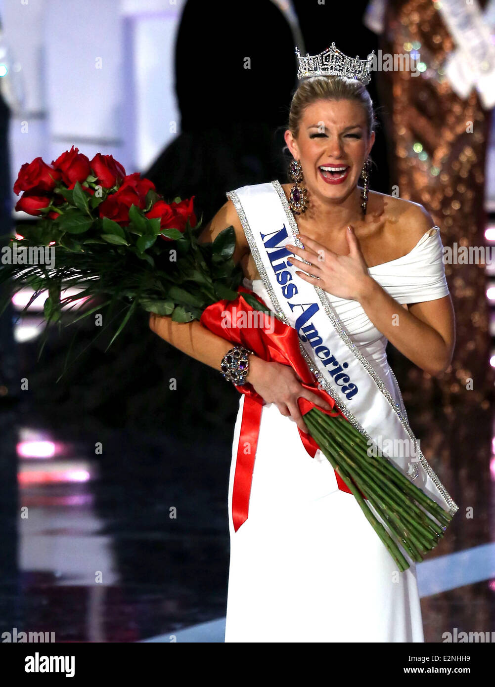 Miss New York Mallory Hagen is Crowned the 2013 Miss America at PH Live ...