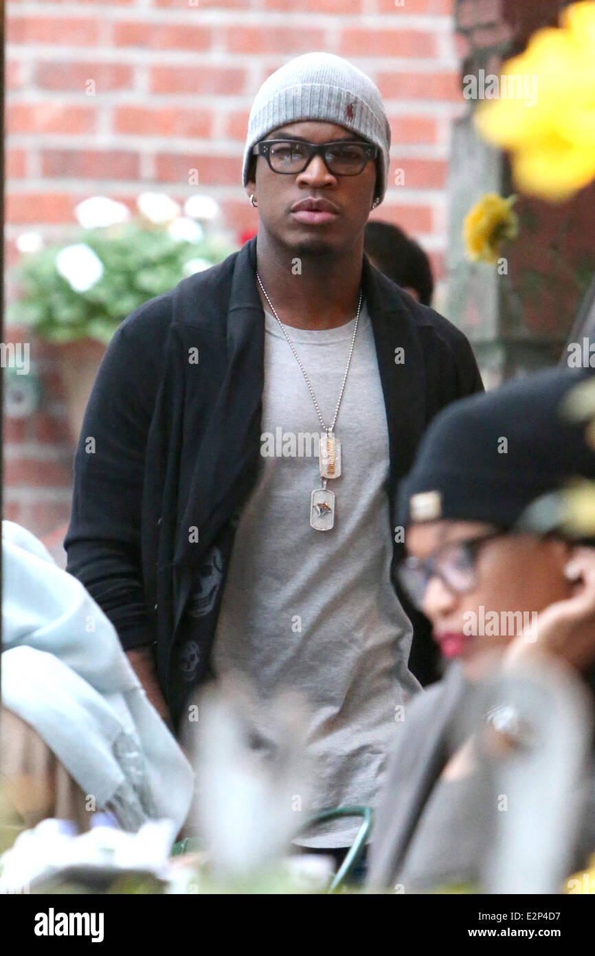 Ne-Yo and his girlfriend Monyetta Shaw have a late lunch at The Ivy on ...