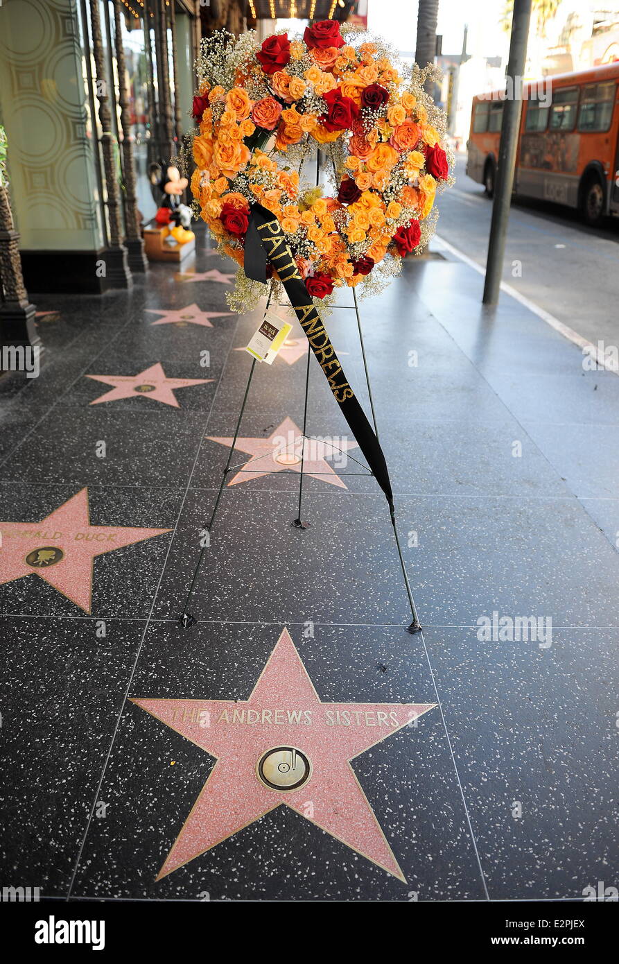 Patty andrews the andrews sisters hi-res stock photography and images ...