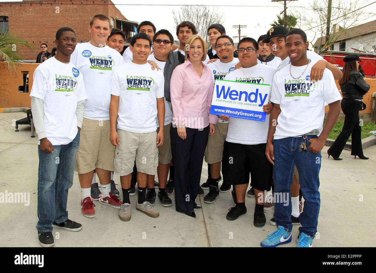 LA City controller Wendy Greuel with her young Campaign Volunteers at ...