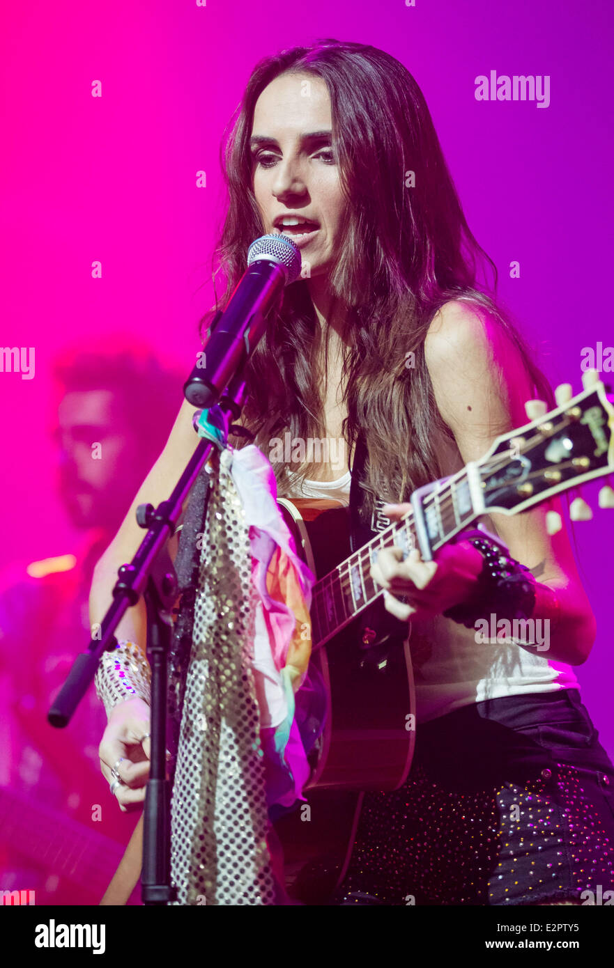 Ana Free performing live at TMN ao vivo Featuring: Ana Free Where ...