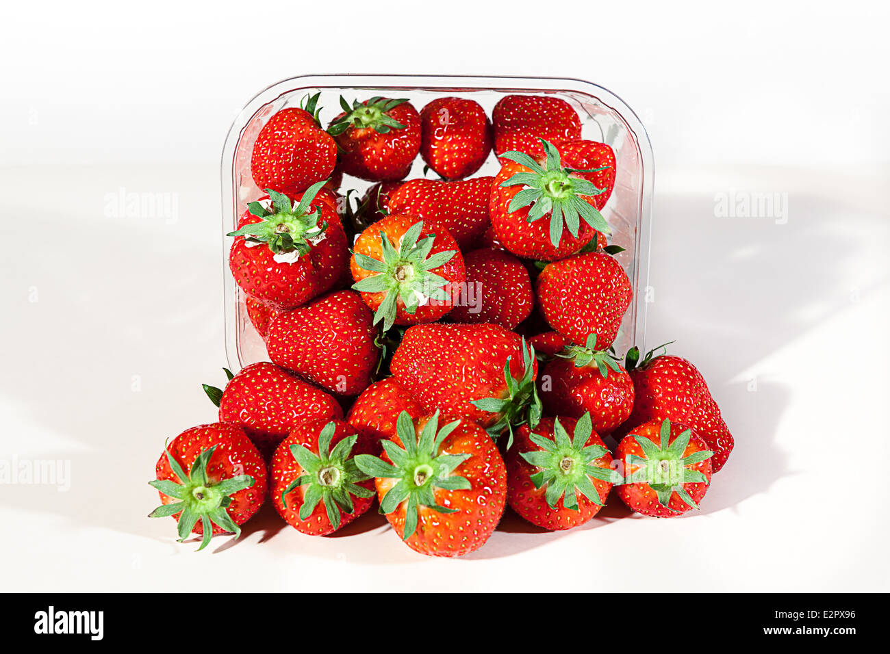 Tray of strawberries hi-res stock photography and images - Alamy