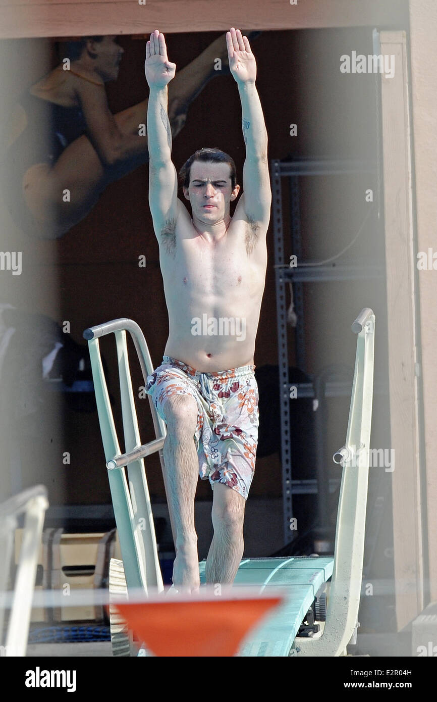 Celebrities Practice Their Dives For The Upcoming Abc Show Splash