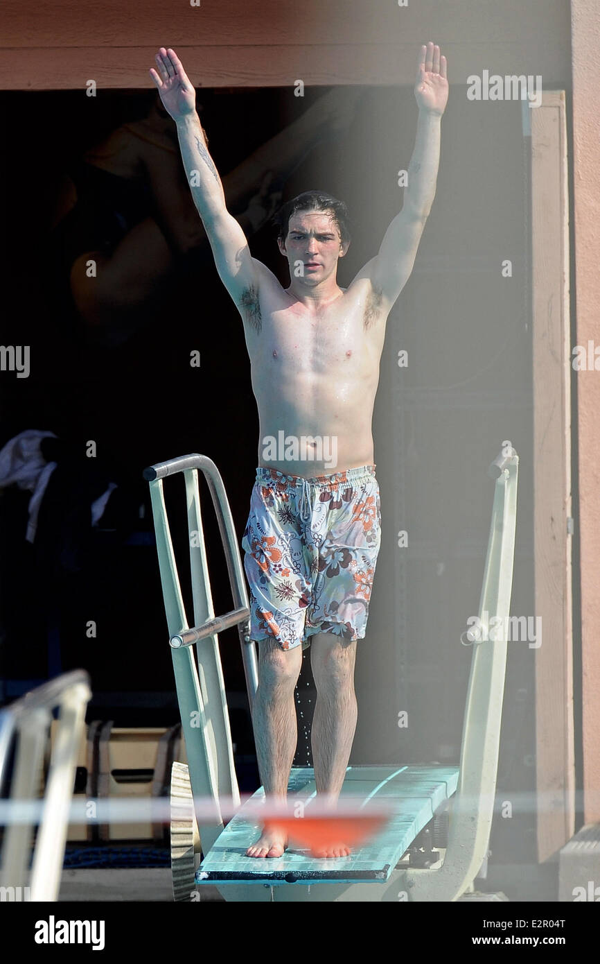 Celebrities practice their dives for the upcoming ABC show 'Splash ...