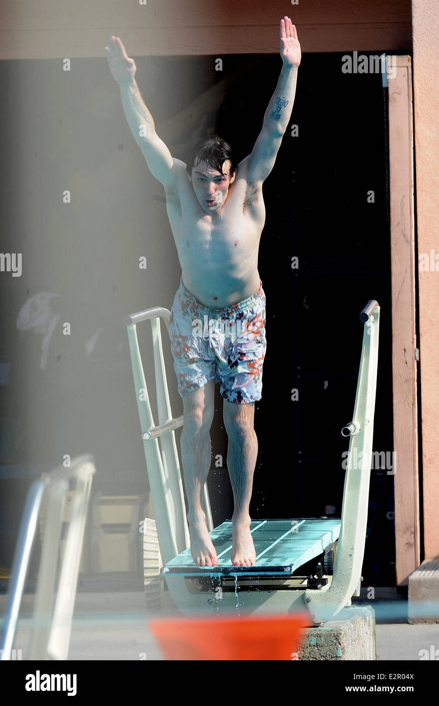 Celebrities practice their dives for the upcoming ABC show 'Splash ...